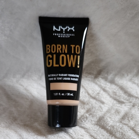 NYX | Makeup | Bnib Nyx Born To Glow Radiant Foundation Btgrf5 Light ...